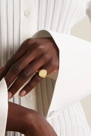 Yvonne Léon 9-karat Diamond Signet Ring
