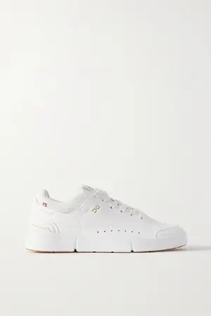 On The Roger Centre Court Trainers