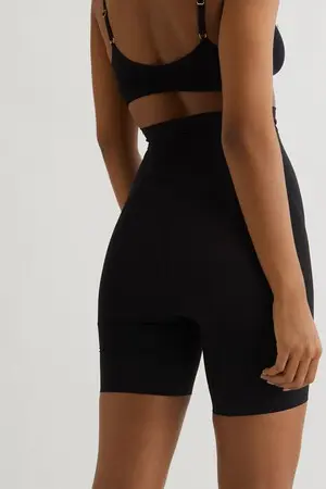 Spanx Spanxsculpt Oncore Mid-thigh Shorts - Black
