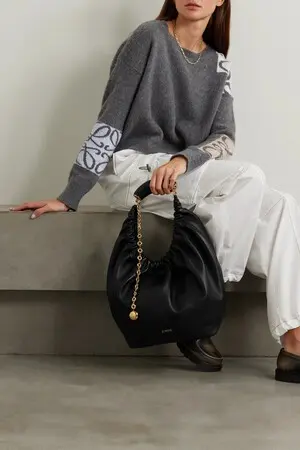 Loewe Squeeze Medium Leather Shoulder Bag - Black