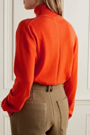 THE ROW Ciba Cashmere Turtleneck Sweater