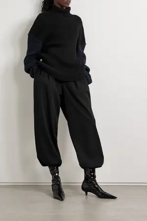 THE ROW Dua Two-tone Ribbed Turtleneck Sweater - Black