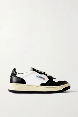 AUTRY Medalist Low Leather Sneakers - Black