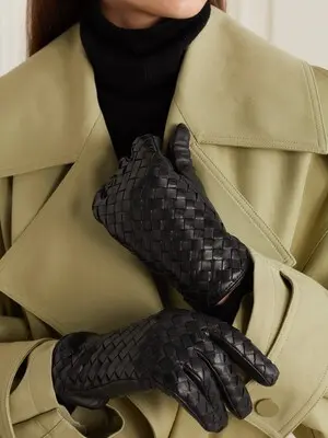 Bottega Veneta Intrecciato Leather Gloves - Black