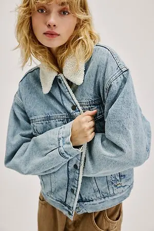 LEVI'S 90s Sherpa Trucker Jacket - Morning Sunlight