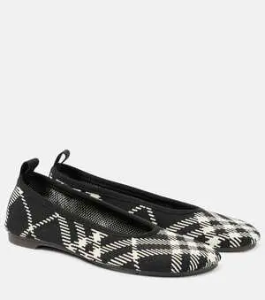 Burberry Round Toe Flats For Women