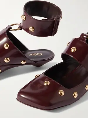 Chloé Jade Studded Leather Pumps - Burgundy