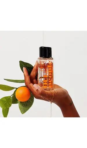 OUI THE PEOPLE Featherweight Hydrating Body Gloss - Orange Blossom