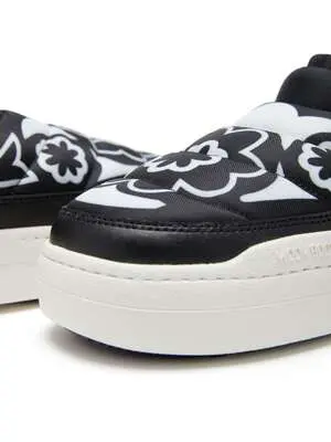 Moon Boot Park Soft Flower Graphic Slip-on Sneakers - Black