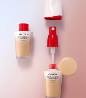 SHISEIDO Revitalessence Skin Glow Foundation Spf 30