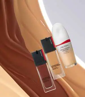 SHISEIDO Revitalessence Skin Glow Foundation Spf 30