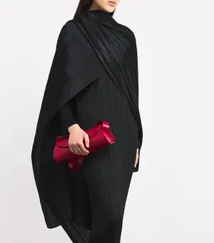 Issey Miyake Basic Madame-t Stole