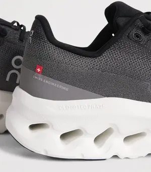 On Cloudtilt Trainers - Black