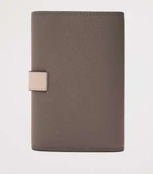 Loewe Small Calfskin Vertical Wallet - Brown