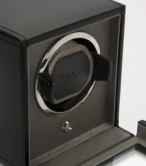 Wolf Cub Watch Winder With Cover