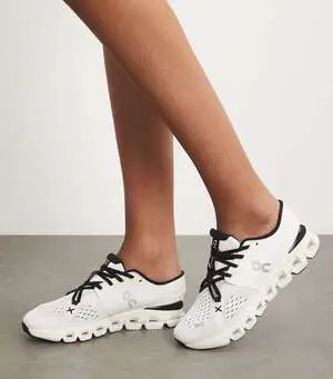 On X 4 Trainers - Ivory
