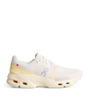 On Cloudpulse Trainers - White