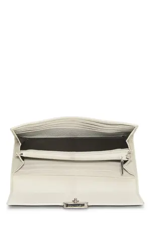 Gucci Original Gg Canvas Continental Wallet - White