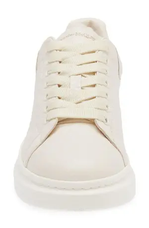 Alexander McQueen Grainy Leather Oversized Sneakers - 9100 Off White