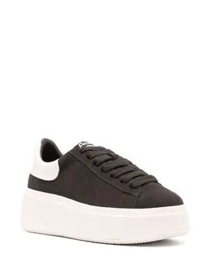 Ash Moby Sneakers