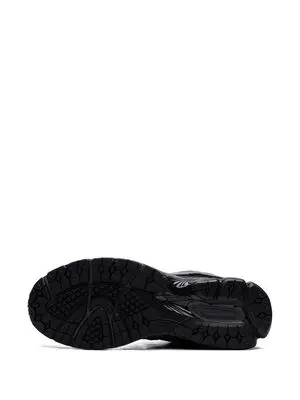 NEW BALANCE 2002r Sneakers - Black