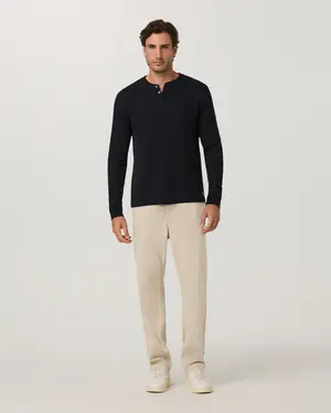 Vuori Waffle Henley - Black