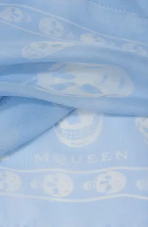 Alexander McQueen Skull Print Silk Scarf - Iceblue/white