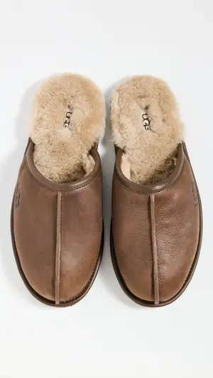 UGG Scuff Leather Slippers - Tan