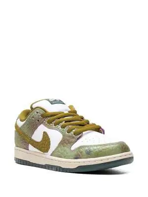 Nike X Alexis Sablone Sb Dunk Low Pro Chameleon Sneakers - Green