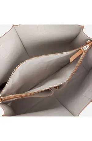 WE-AR4 Structured Leather Tote - Acorn