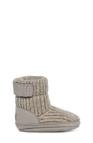 UGG Skyler Bootie & Beanie Set - Grey