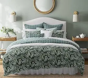 Laura Ashley Bramble Floral Green King Duvet Co Ver Bonus Set - One-color