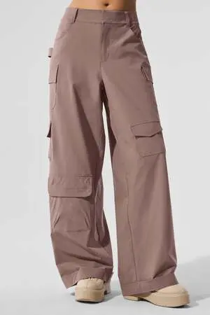 Alo Yoga Workwear Cargo Pants - Mushroom