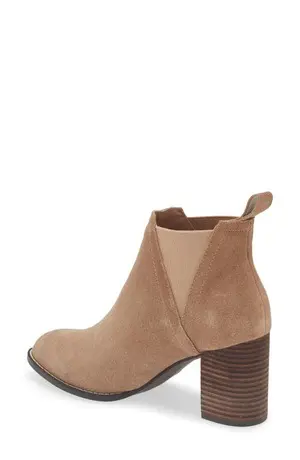 CHOCOLAT BLU Axa Chelsea Boot - Latte Suede