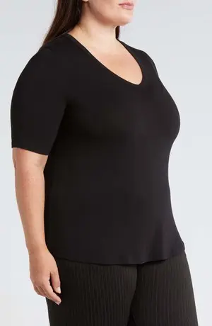 Universal Standard Lily Liquid Jersey V-neck T-shirt - Black