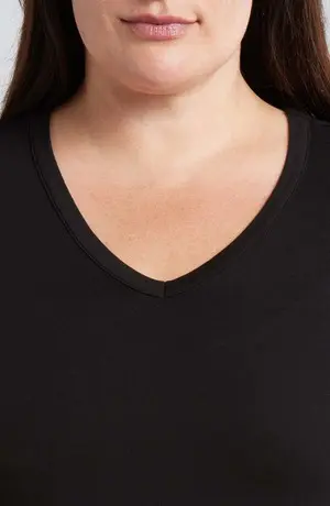 Universal Standard Lily Liquid Jersey V-neck T-shirt - Black