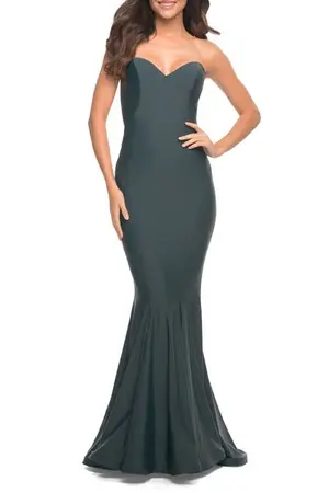 La Femme Jersey Gown With Sweetheart Neckline - Dark Emerald