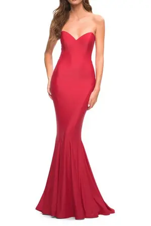 Women's Open Back Sweetheart Neckline Dresses