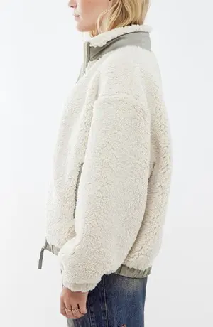 BDG URBAN OUTFITTERS Boxy Fleece Jacket - Ecru