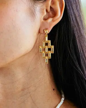 CAPUCINE DE WULF Pathway Chandelier Earrings - Gold