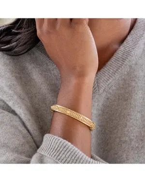 CAPUCINE DE WULF Berry Vine Hinged Bangle Bracelet