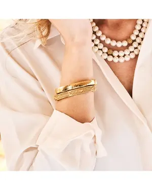 CAPUCINE DE WULF Berry Vine Hinged Bangle Bracelet