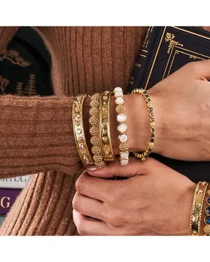 CAPUCINE DE WULF Berry Classic Hinged Bangle Bracelet - Gold