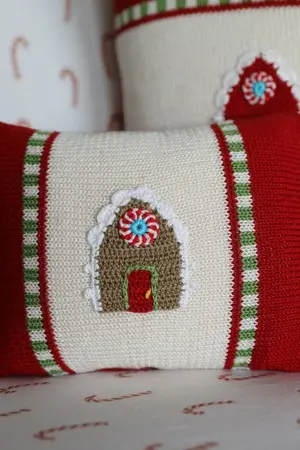 MELANGE COLLECTION Gingerbread House Mini Pillow