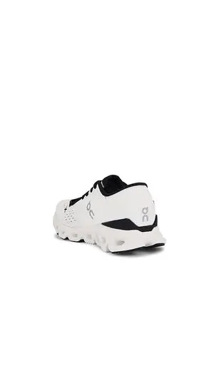 On X 4 Sneaker - Ivory & Black