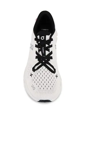 On X 4 Sneaker - Ivory & Black