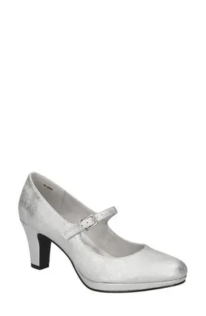 Easy Works By Easy Street Buckled Pumps