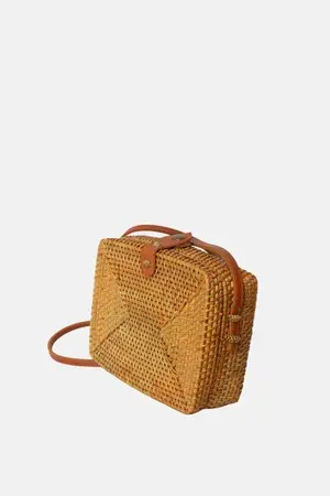 JELAVU Rae Crossbody Box Bag