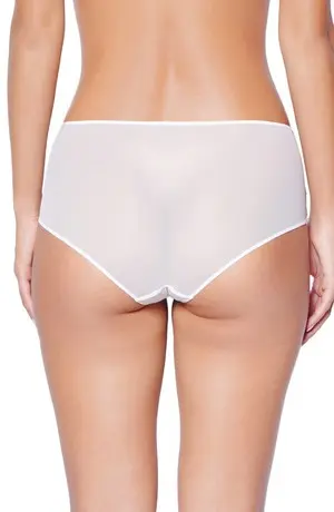 HUIT Winter Romance Briefs