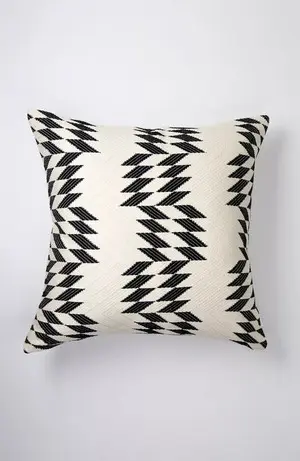 ARCHIVE NEW YORK Almolonga Handwoven Brocade Cotton Square Quilt Pillow - Black And Ivory